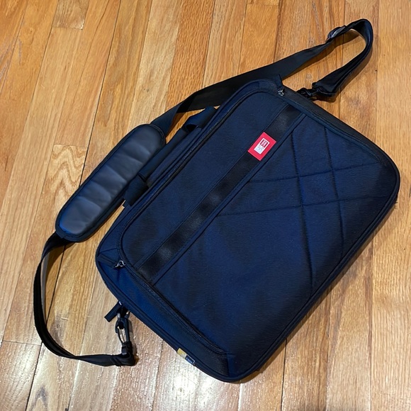 Case Logic | Other | Case Logic Laptop Bag | Poshmark